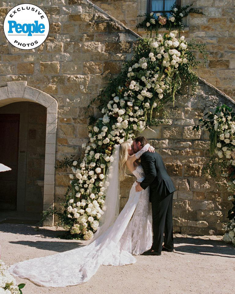 “RHOC”'s Lauri Peterson's Daughter Ashley Zarlin Marries Adam Huebner ...