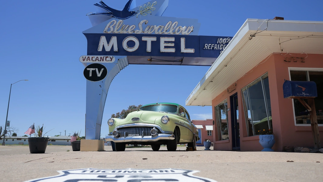 17 retro American landmarks and roadside icons