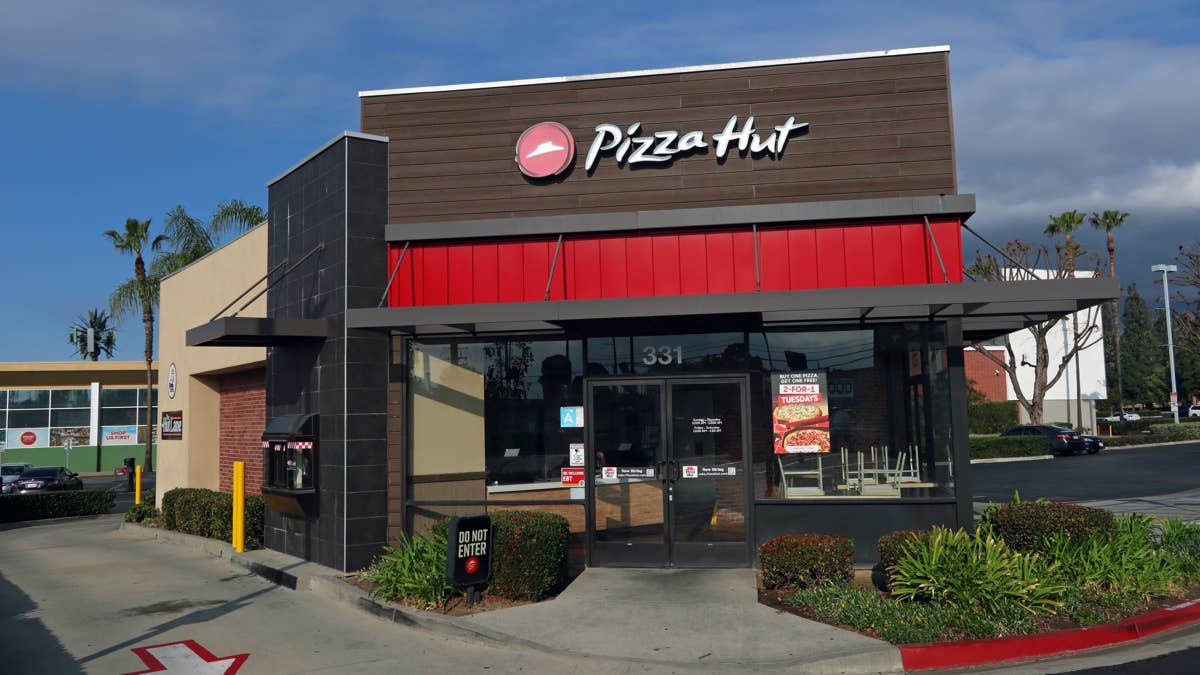 Pizza Hut sold for $2.7 billion: What to expect for your favorite menu ...