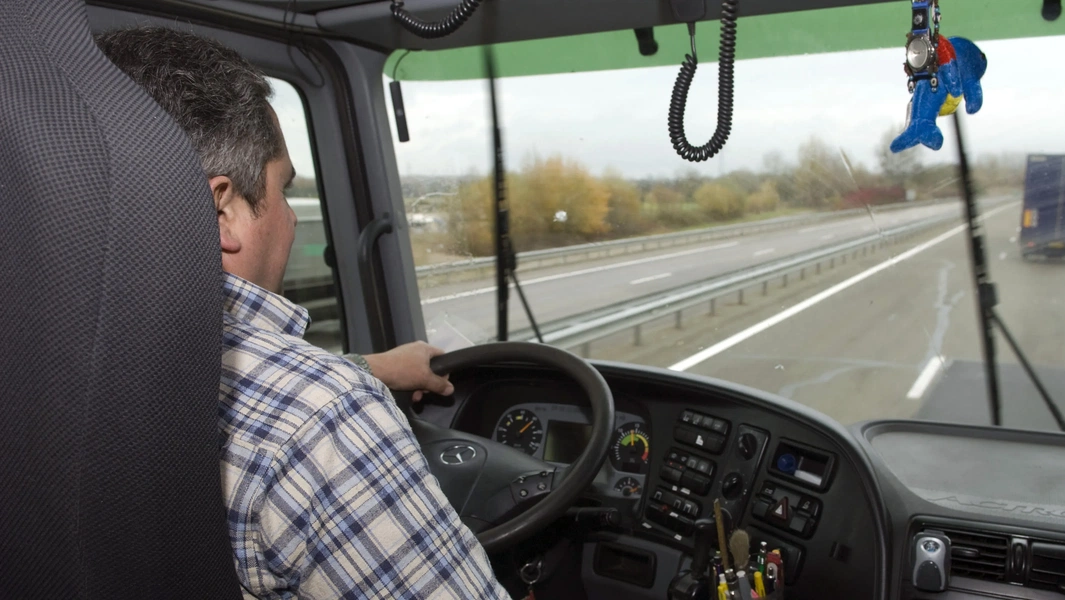 16 essential safety and efficiency tips for truck drivers