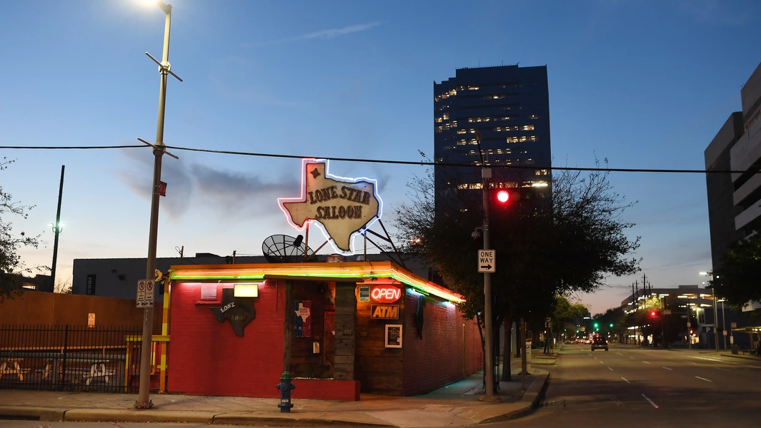 4 historic Texas bars with stories to tell
