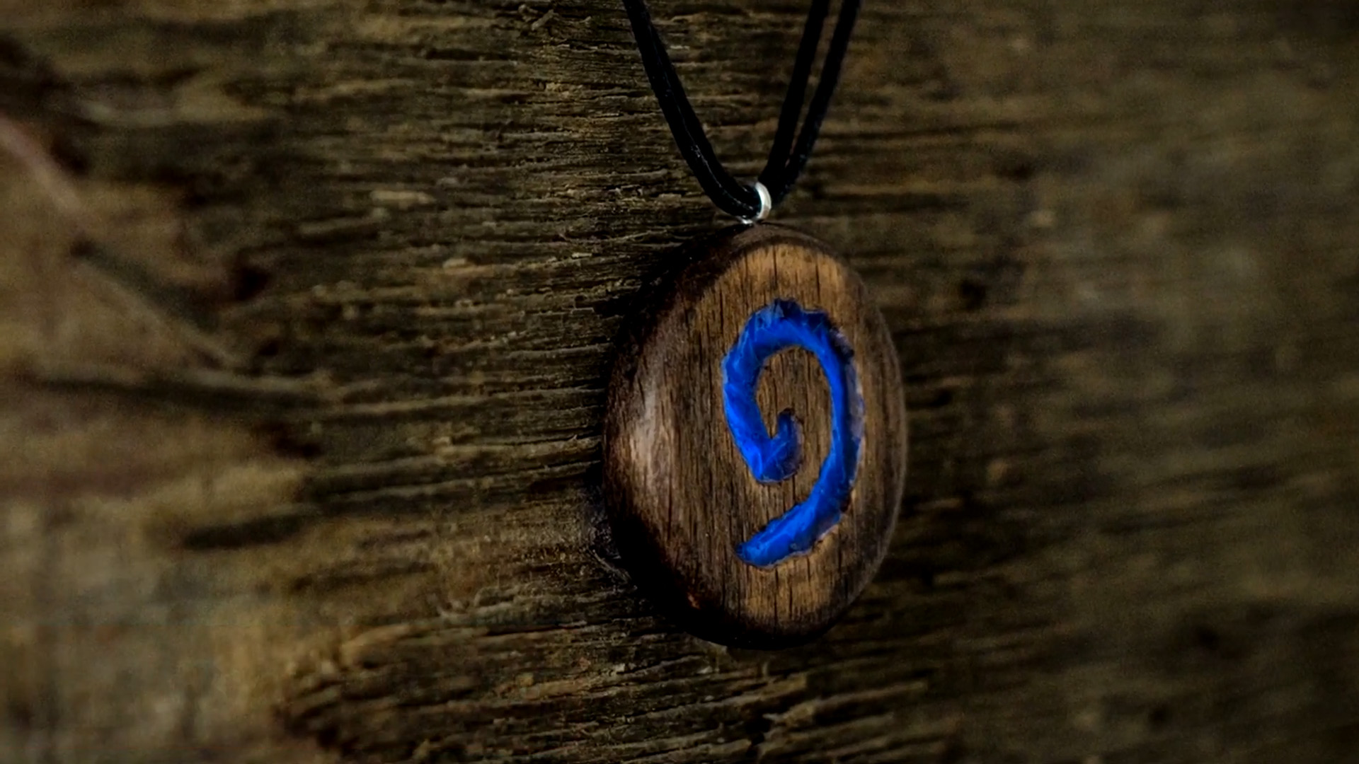 Creating a magical glowing Hearthstone medallion from wood
