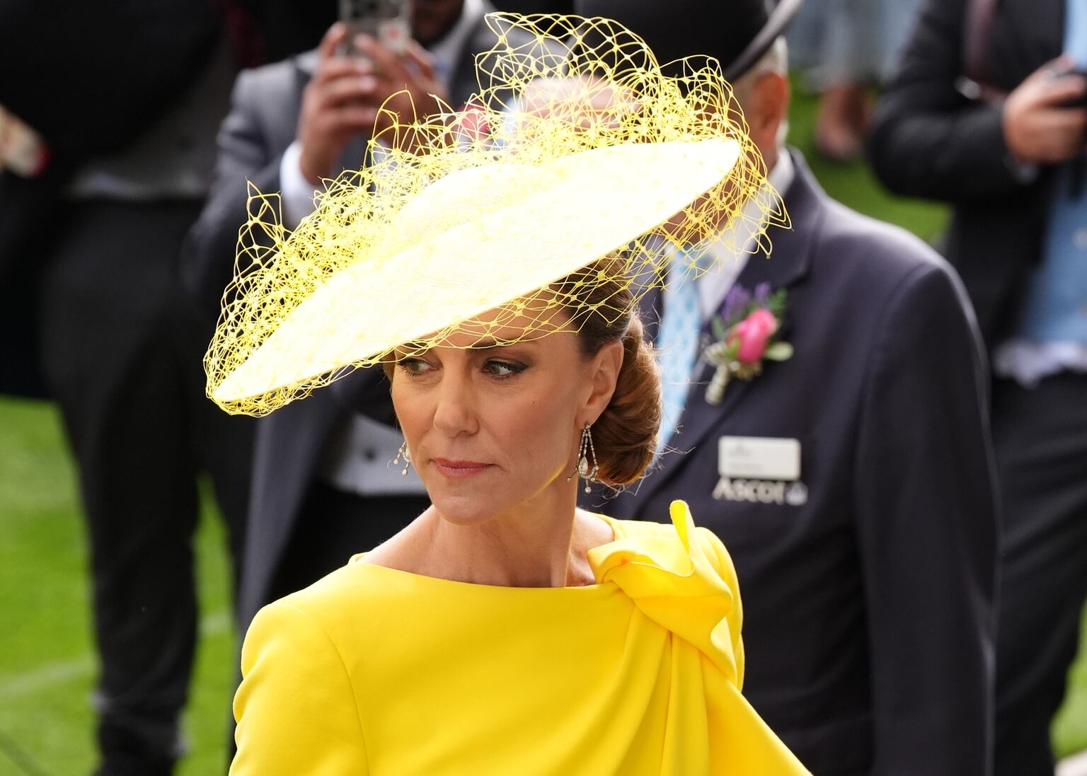 Kate dazzles in yellow in triumphant return to Royal Ascot