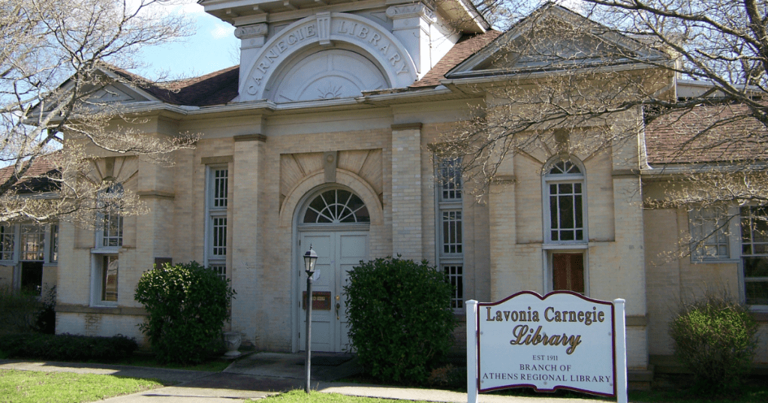 The perfect small town near Tugaloo State Park
