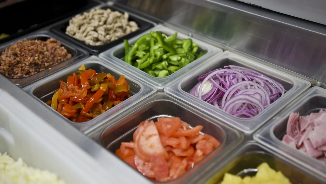 14 pizza toppings ranked from worst to best
