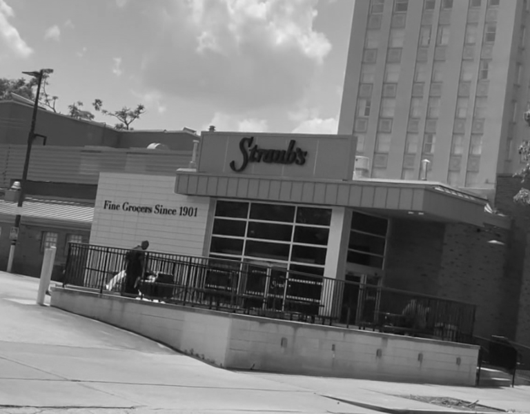 Straub’s Market building in St. Louis listed for sale, grocer stays open