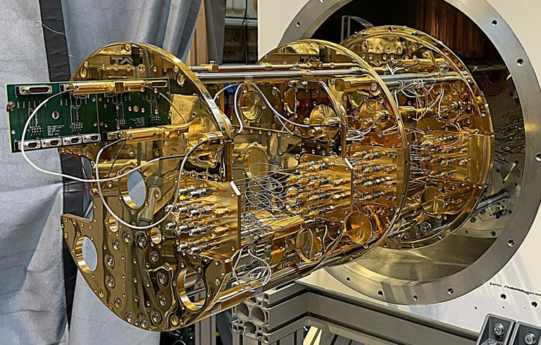 Superconducting TES array X-ray spectrometer goes into operation at ...