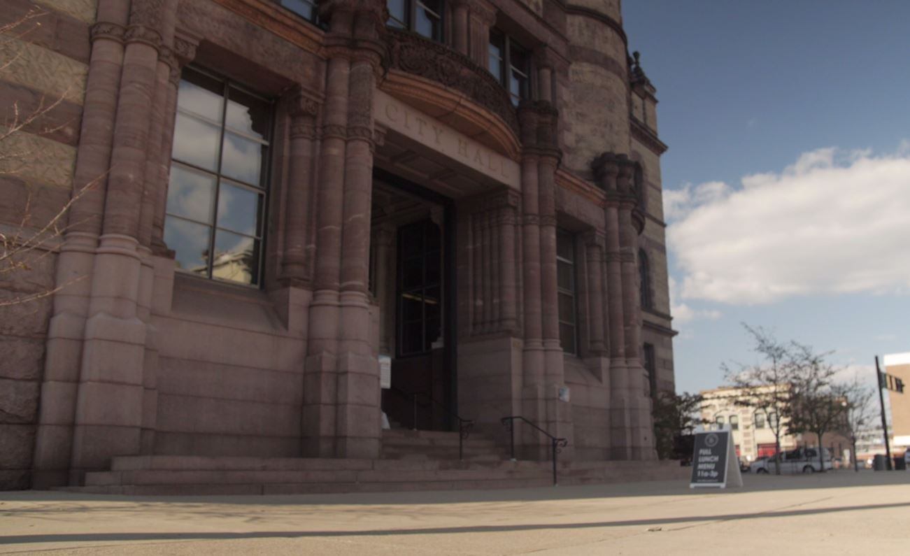 City Council approves 2027 budget despite disagreements, looming deficit