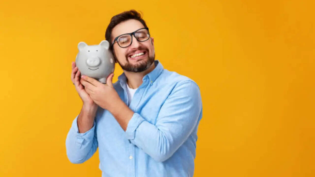 People with financial stability are happier, says psychology