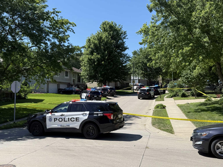Police say shooting in northwest Omaha is an apparent murder-suicide