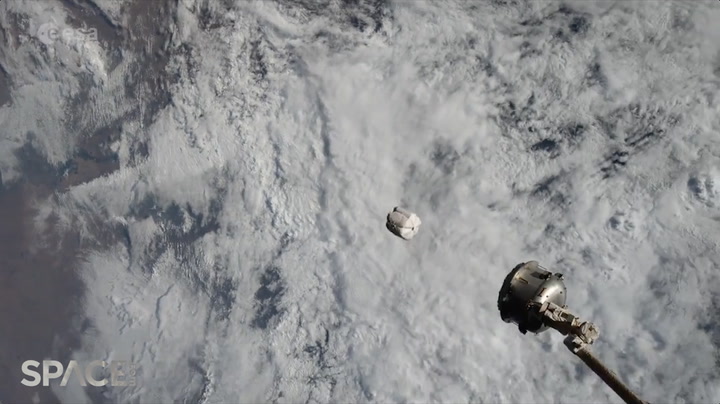 Watch this technique showing how trash is disposed from space station