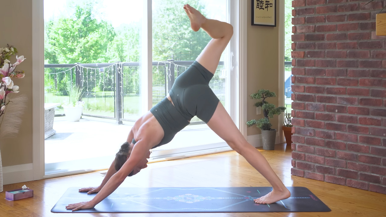 10 min morning yoga & pilates for core strength