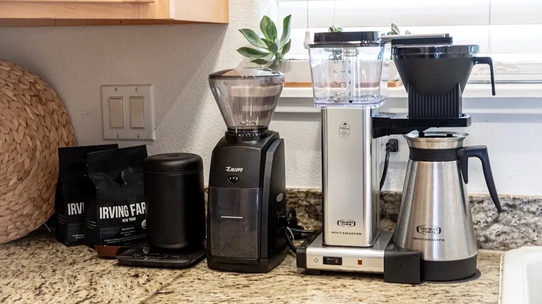 9 things people always wish they had left behind before moving ...