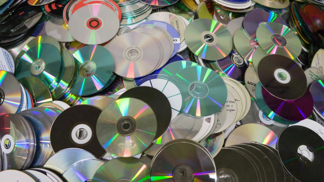 4 creative projects to upcycle old CDs