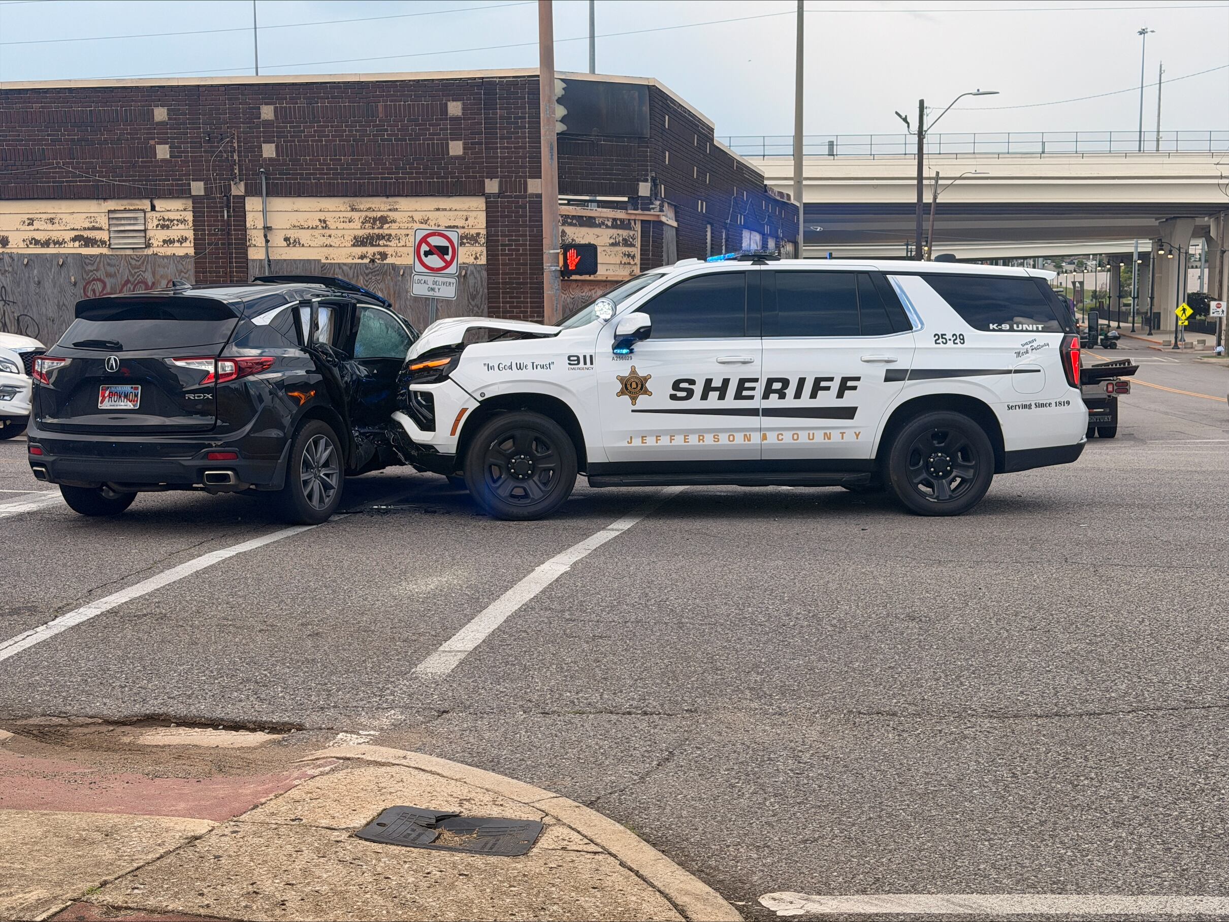 3 taken to hospital after crash involving Jefferson County deputy vehicle