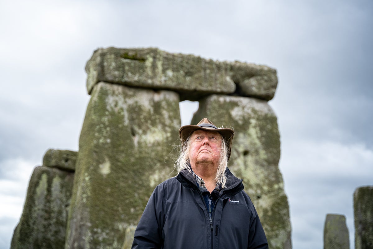 Earlier version of Stonehenge discovered three miles away from site