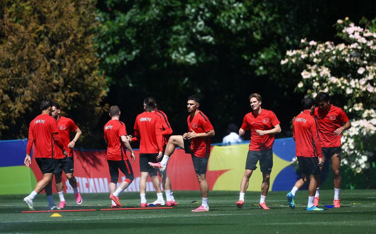 Soccer-Turkey and Paraguay face off with little room for error after ...