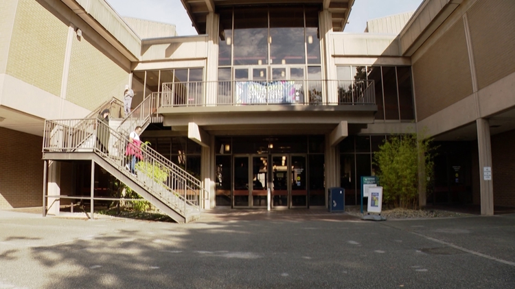 Edmonds College student arrested by ICE for overstaying visa, agency says