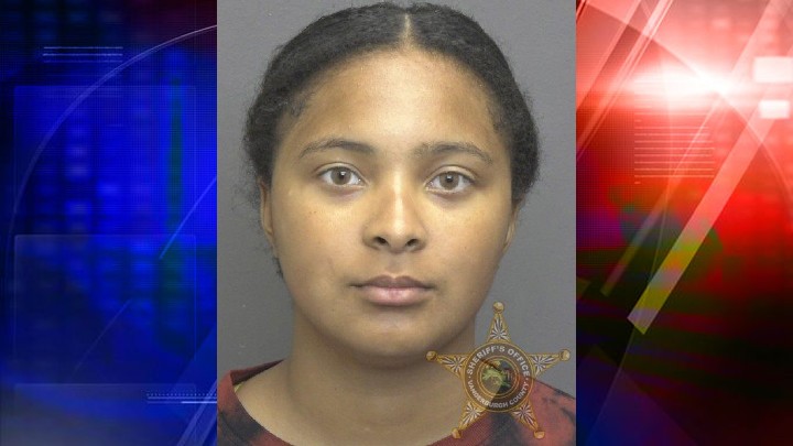 Detectives say woman tried to buy guns for convicted felon
