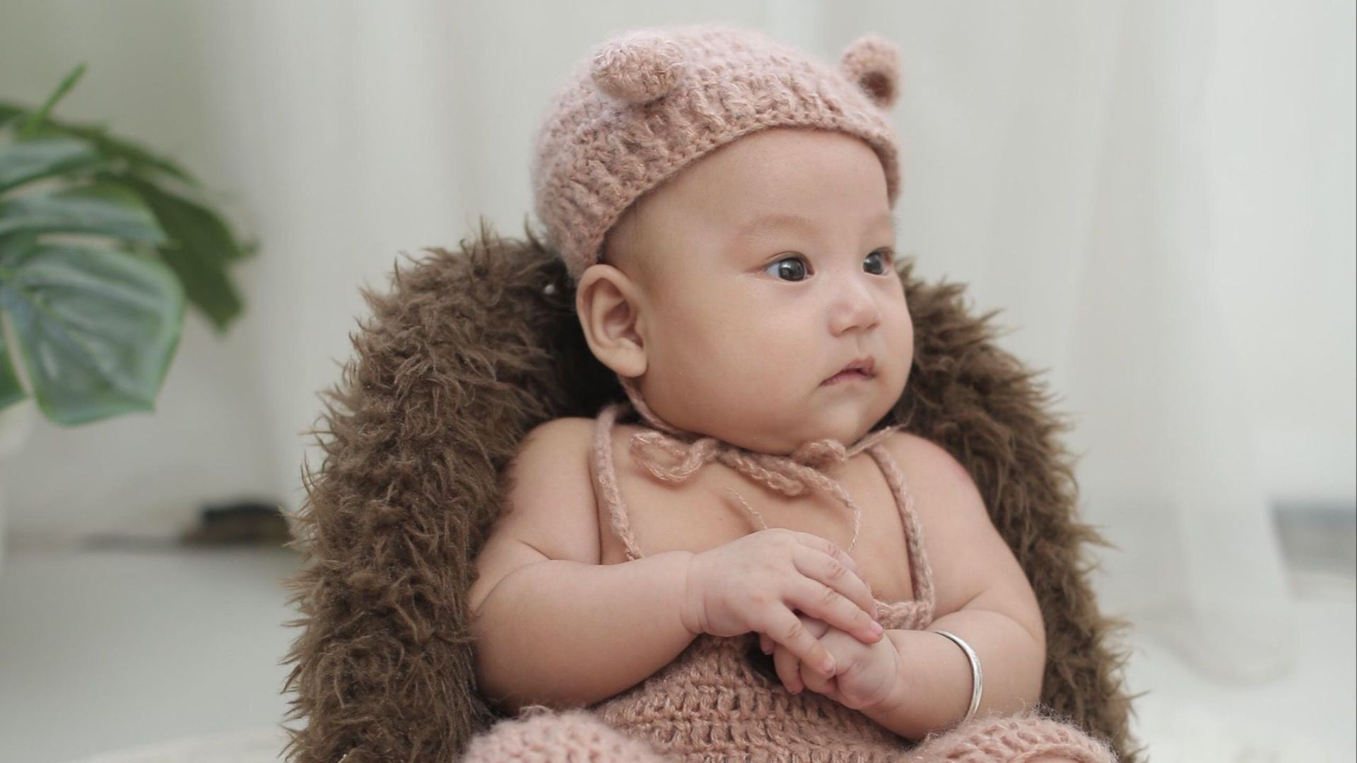 20 weird facts about newborn babies
