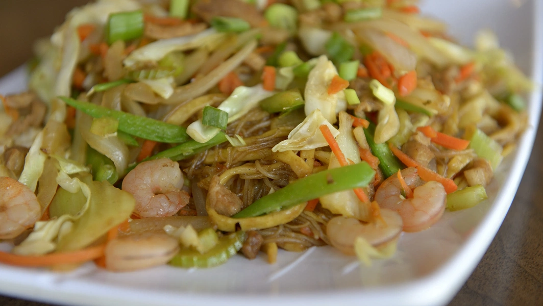 How to make traditional pancit canton