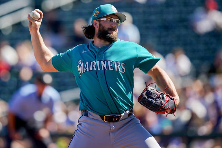 Royals to acquire Randy Dobnak
