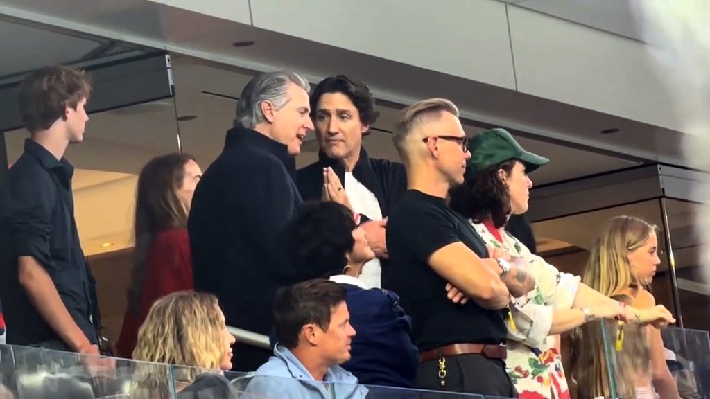 Gavin Newsom and Justin Trudeau spotted in animated discussion at World Cup