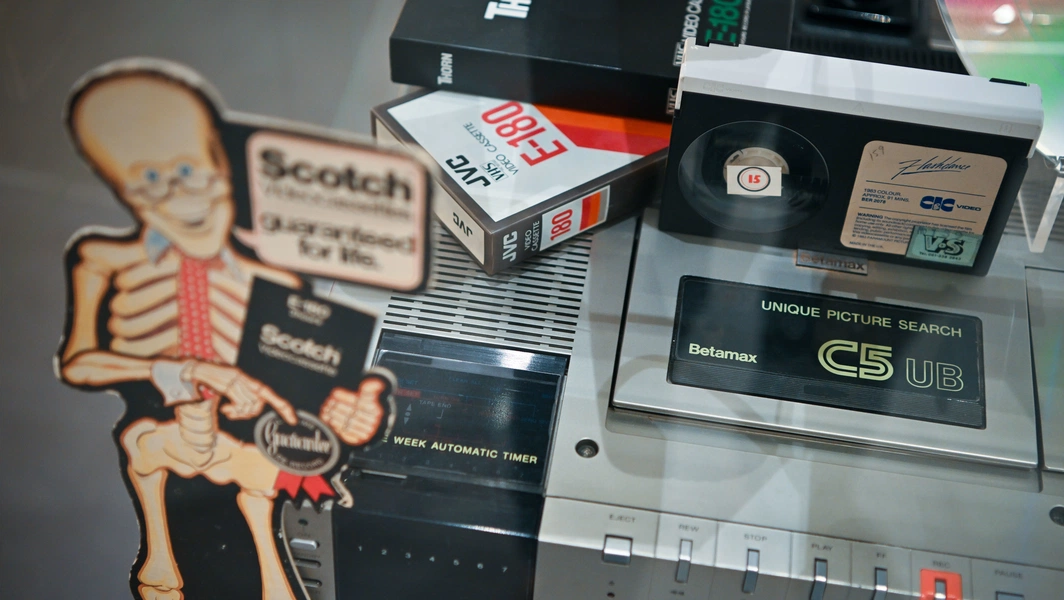 8 retro technologies thriving in the modern era