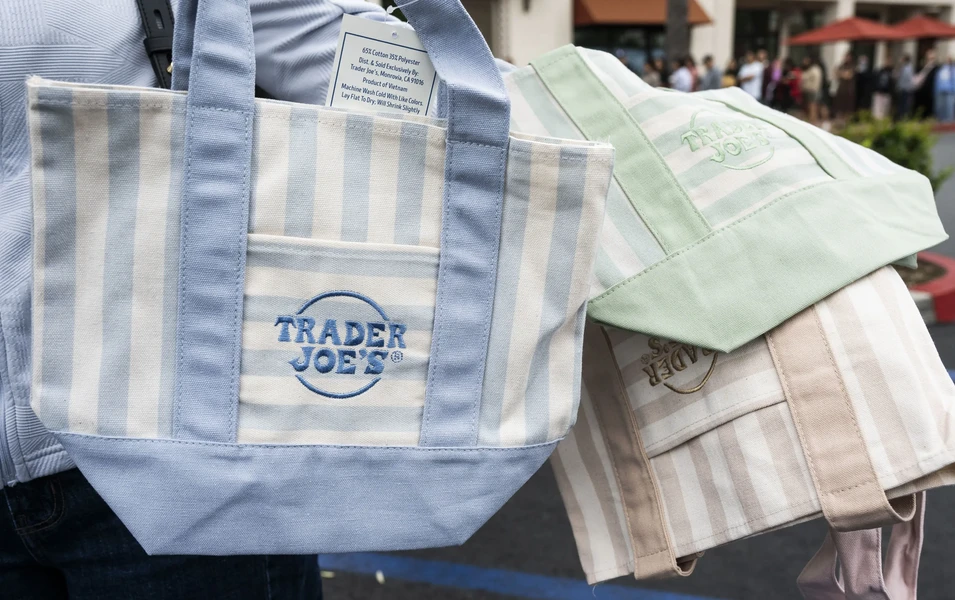 Trader Joe’s pastel mini totes draw long lines at launch
