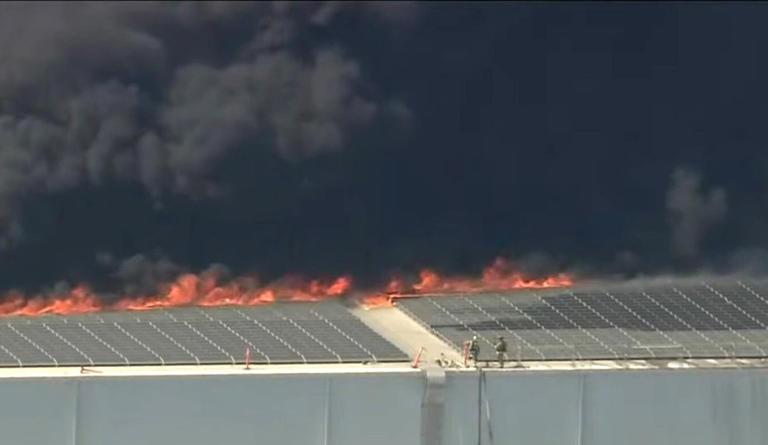 Fire contained at LA warehouse where crews detected ammonia leak after ...