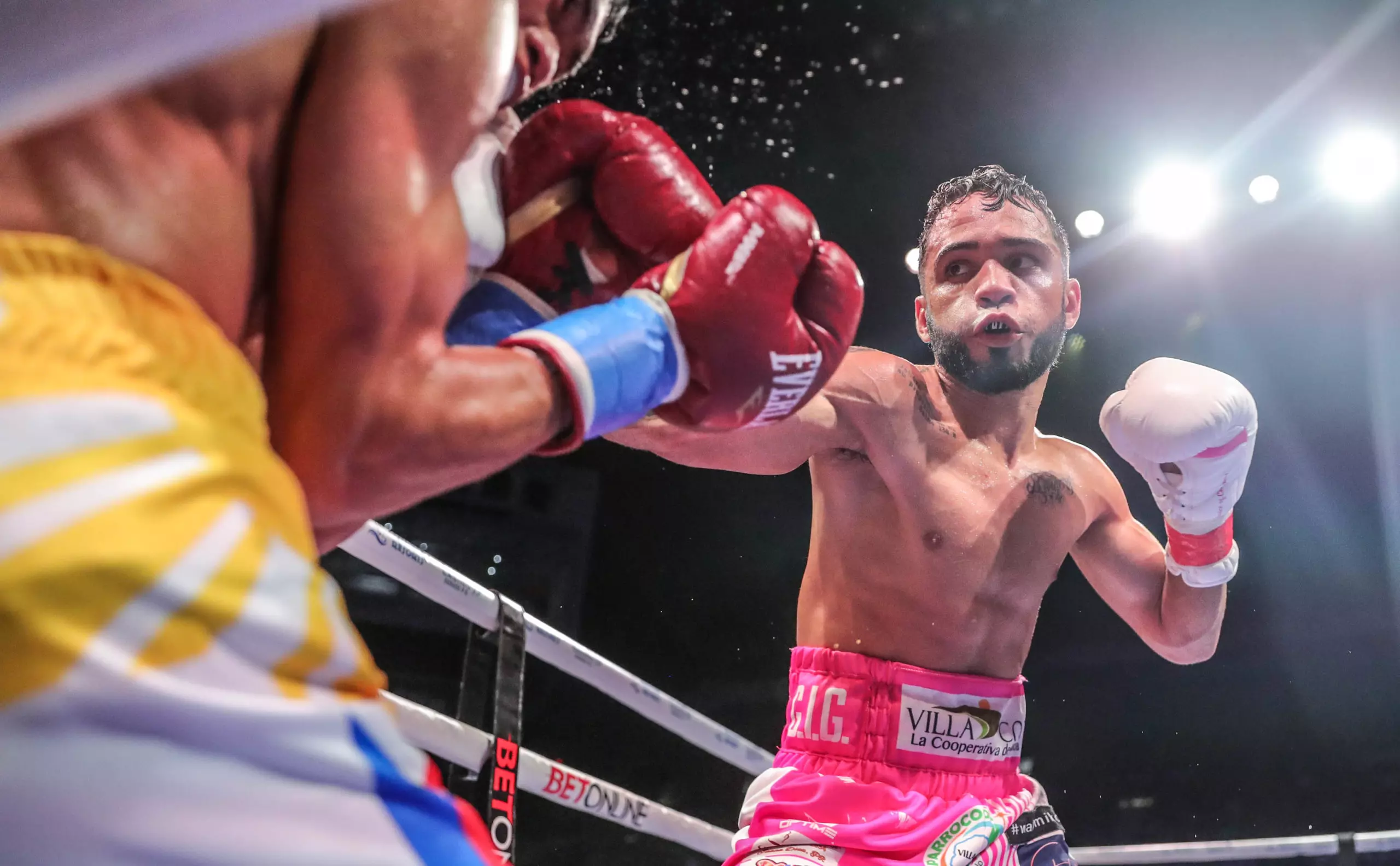Oscar Collazo to face new opponent for June 20 world title defence