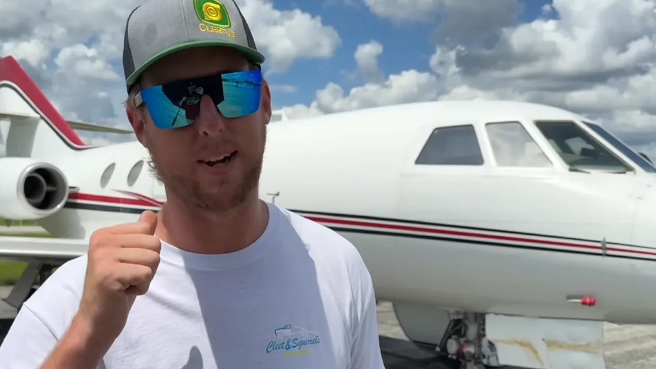US man buys abandoned jet from Facebook Marketplace but his worst fears ...