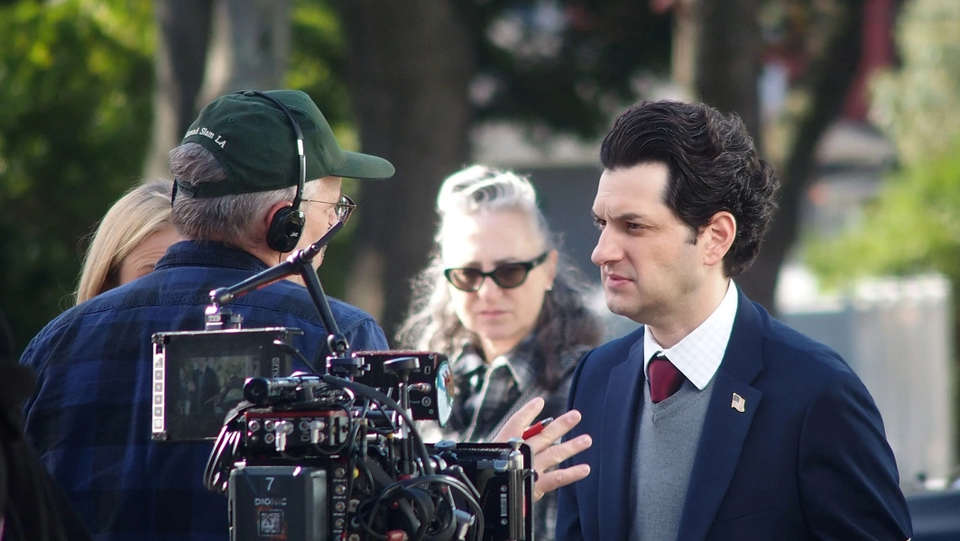 8 rare behind-the-scenes Hollywood moments