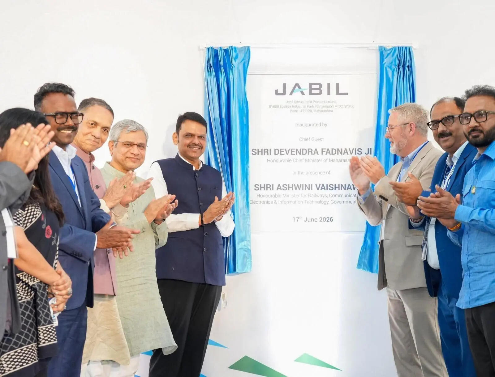 CM proposes rail freight corridor to connect JNPT, Vadhvan port with ...