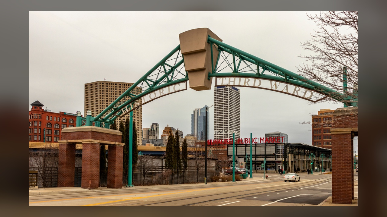 Art, food, and 70 historic brick buildings: Milwaukee’s Third Ward ...