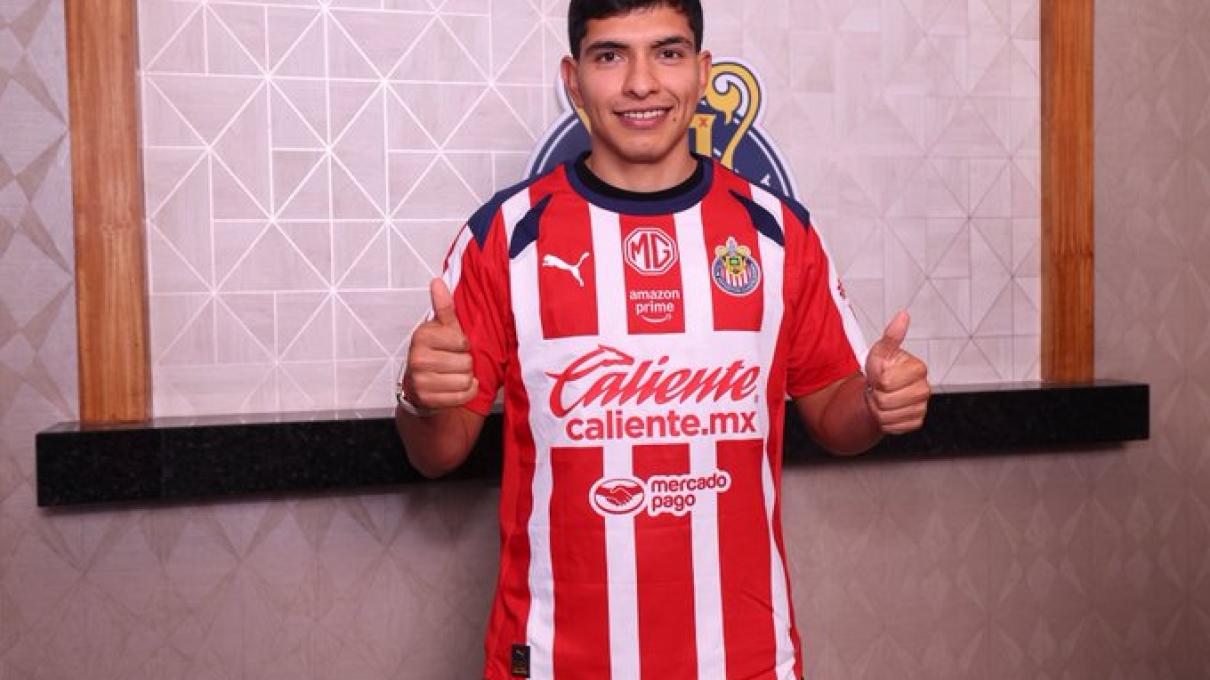 ¡Van por la 13! Chivas oficializa a Jordan Carrillo y Castañeda con ...