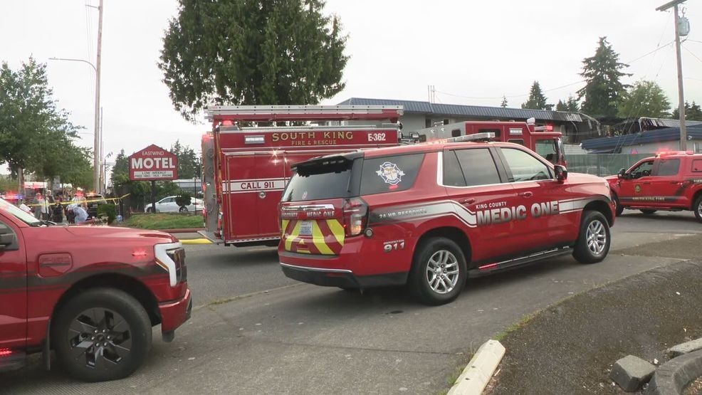 Fire crews contain two-alarm commercial blaze in Federal Way displacing ...
