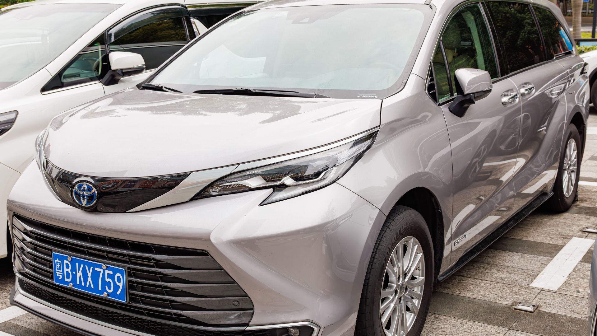 20 cars with roomy backseats all passengers can enjoy