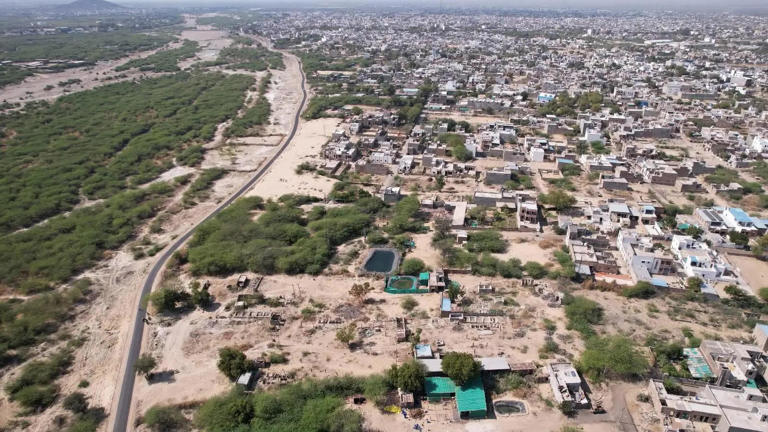 Raj HC pulls up PWD officials over road built in Luni flow area