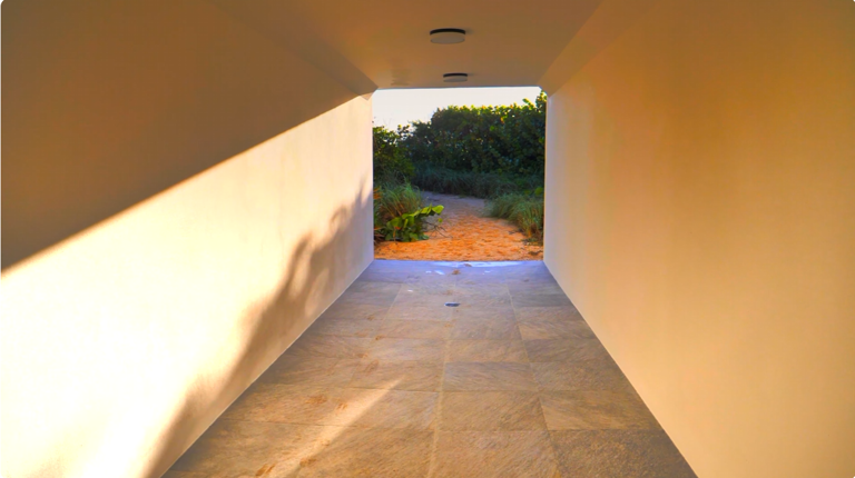 Billionaire Valve boss Gabe Newell buys Florida super mansion with its ...
