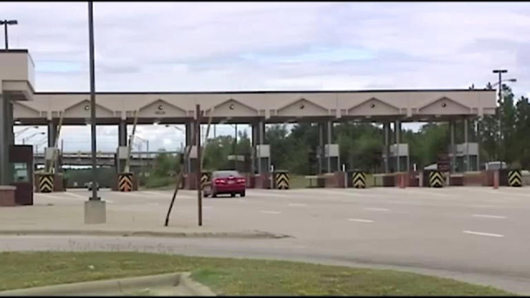 Businesses, commuters adjust for two-year Fort Bragg main gate closure
