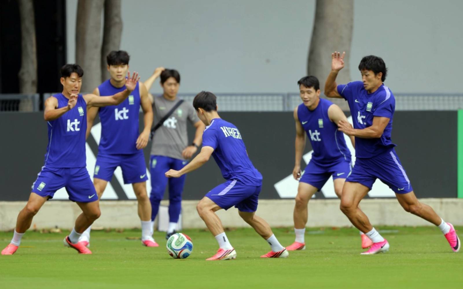 South Korea coach calls drone sighting 'unfortunate' ahead of Mexico clash