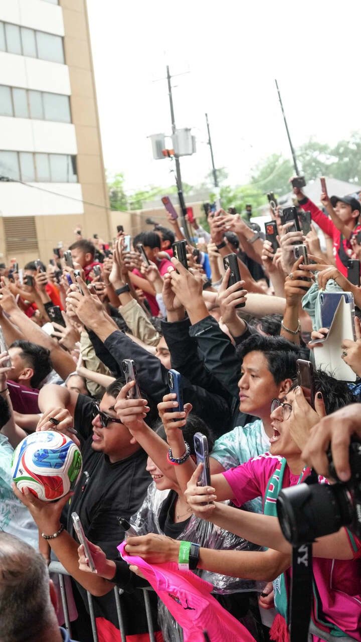 Houston fans cheer Portugal before match