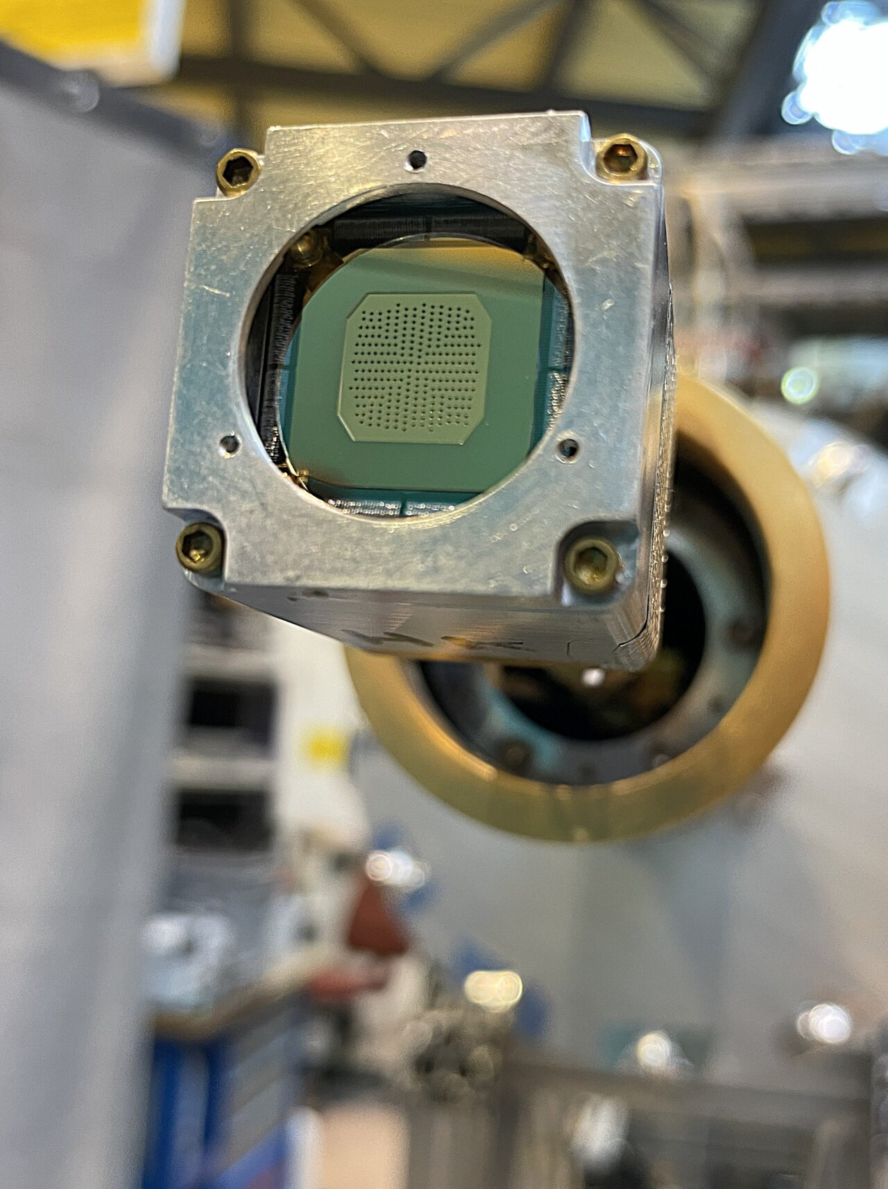 Superconducting TES array X-ray spectrometer goes into operation at ...