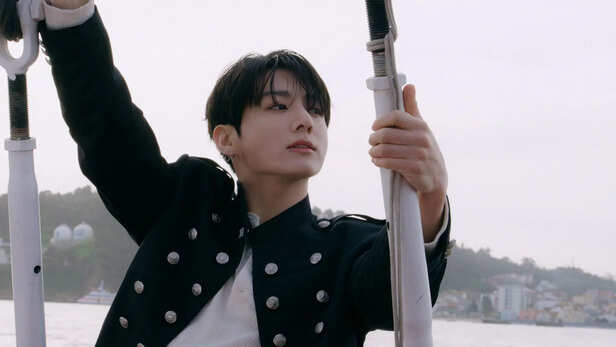 Why did BTS' Jungkook always hide his eyes behind his bangs in school ...