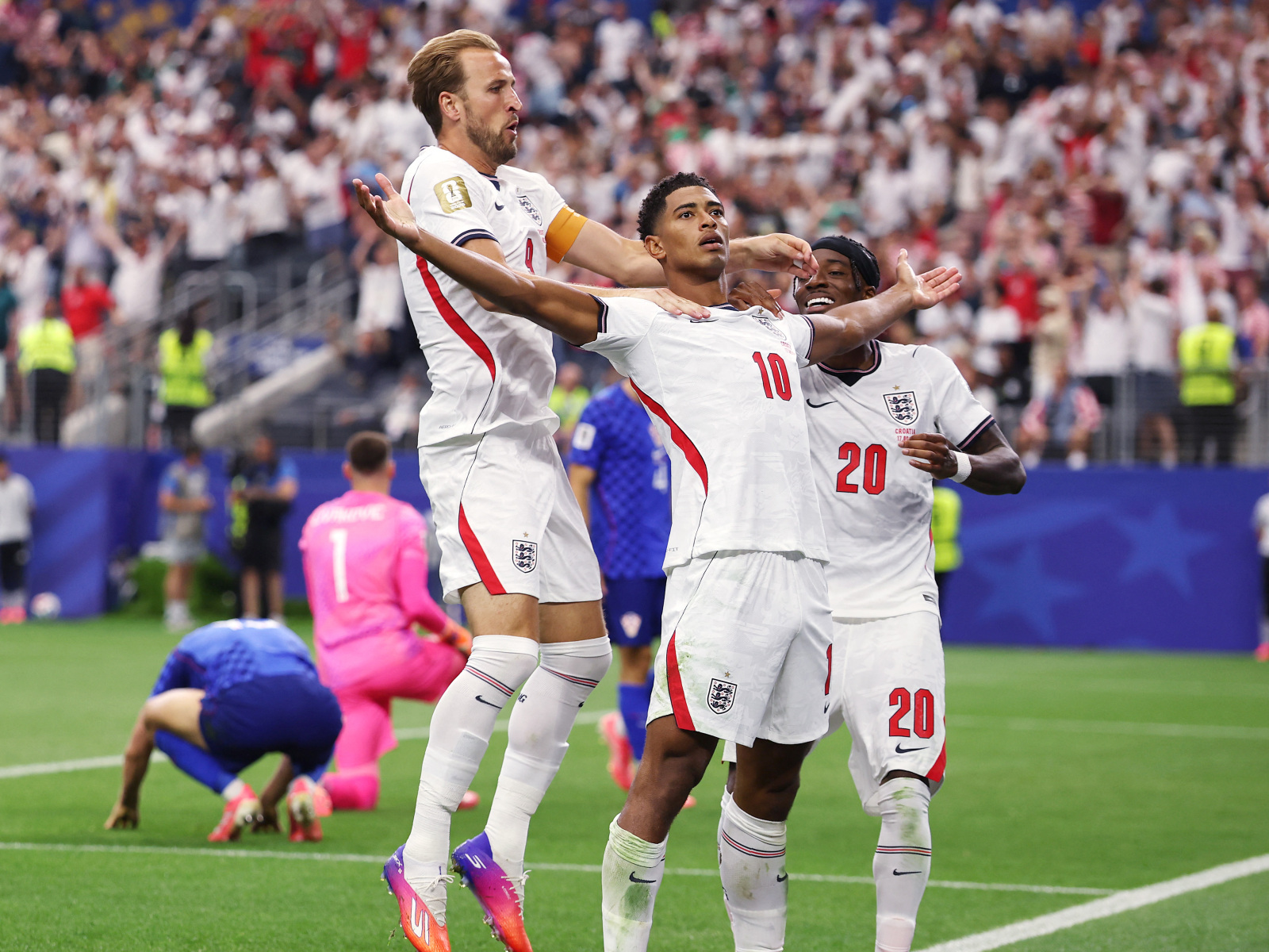 England ringt Kroatien nach Kane-Doppelpack 4:2 nieder