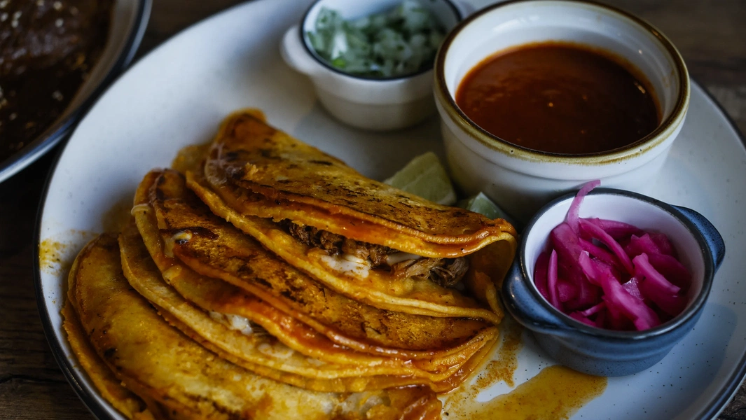 8 top-rated truck stops and food trucks across America
