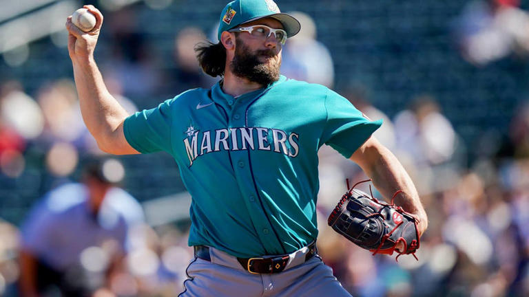 Royals add rotation depth in trade with Mariners