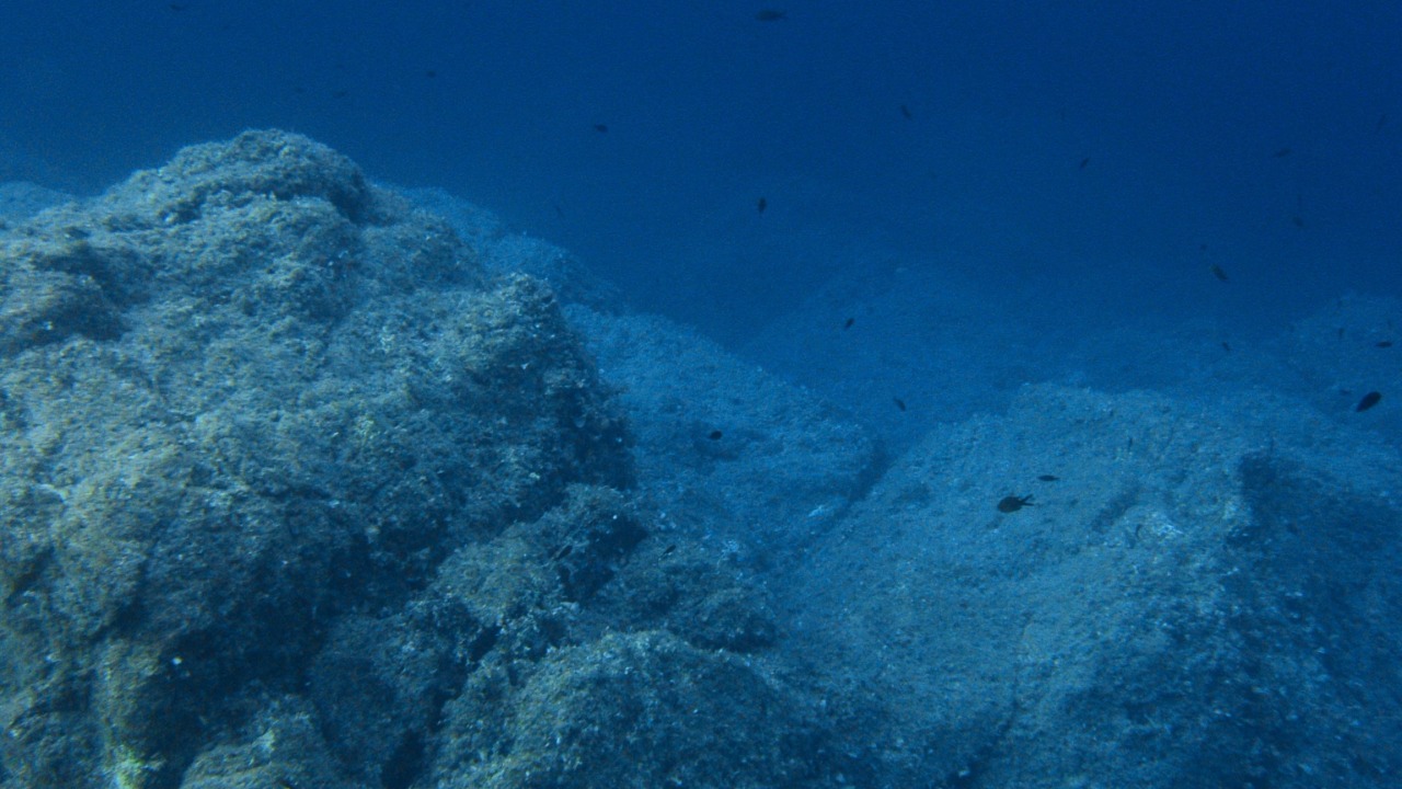 A massive underwater rock formation off Japan still splits geologists ...