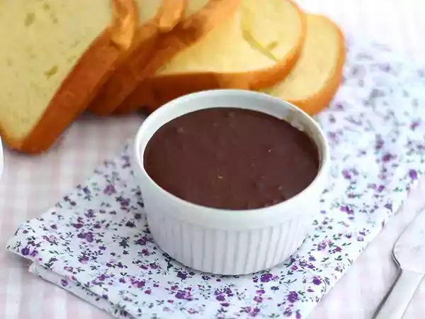 Hemlagad nutella med hasselnötter